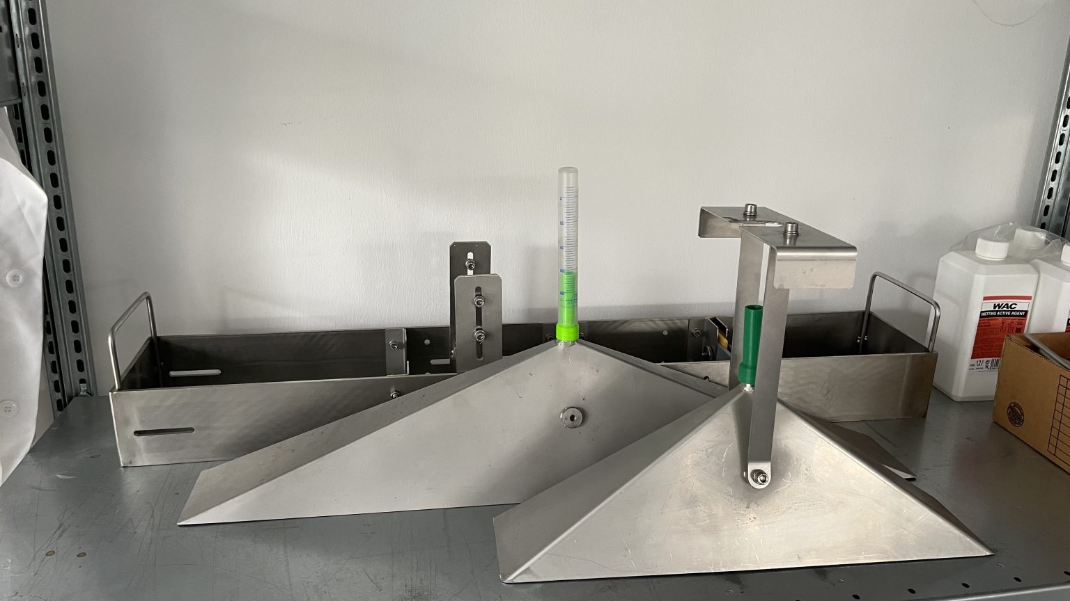 pneumatic leakage test in hose assemblies